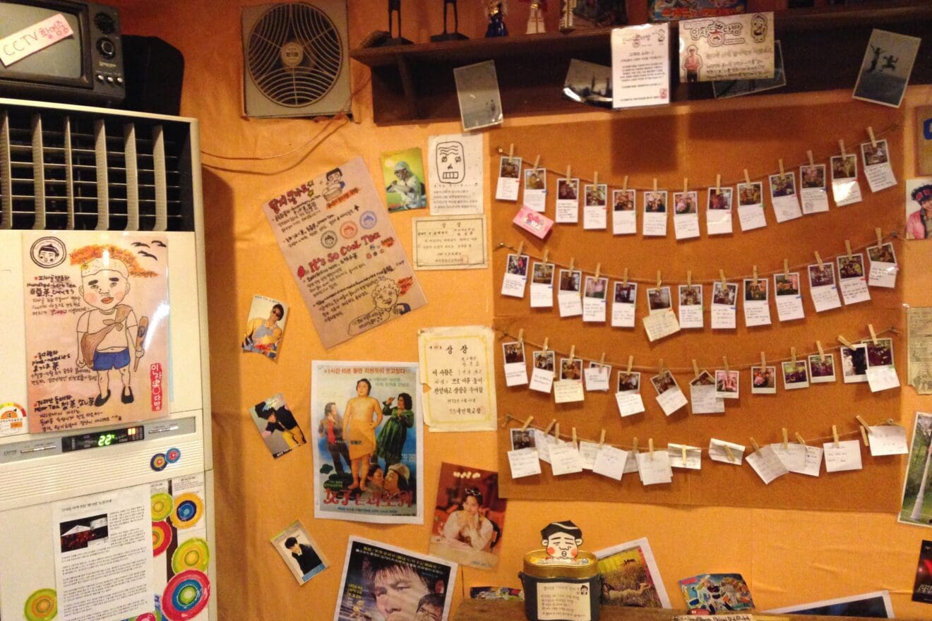 Ppong Da Bang, The Most Hectic Traditional Korean Teahouse in Seoul ...